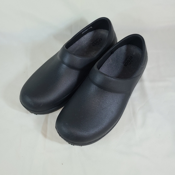 CROCS | Shoes | Crocs On The Clock Clogs Work Slip Resistant Slip On ...